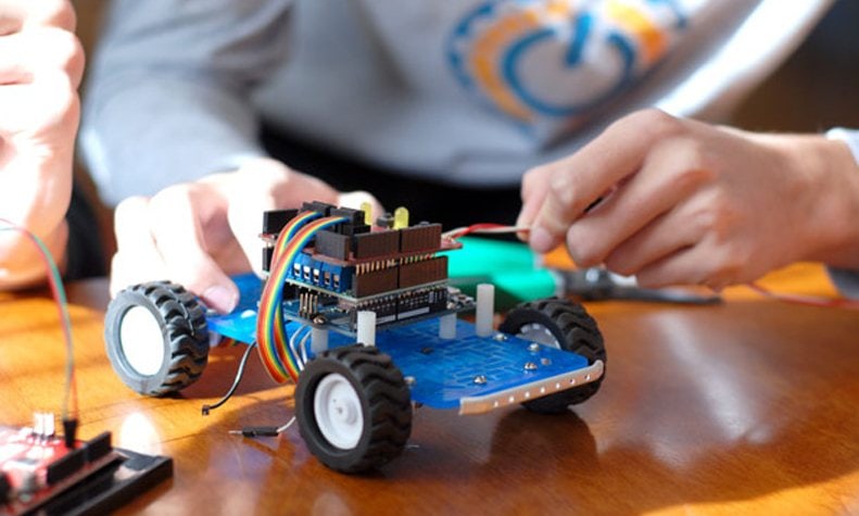 Robotics for Kids: 2019 Buying Guide (with 10 Recommendations) - ChildFun Robotics for Kids: 2019 Buying Guide (with 10 Recommendations) - ChildFun